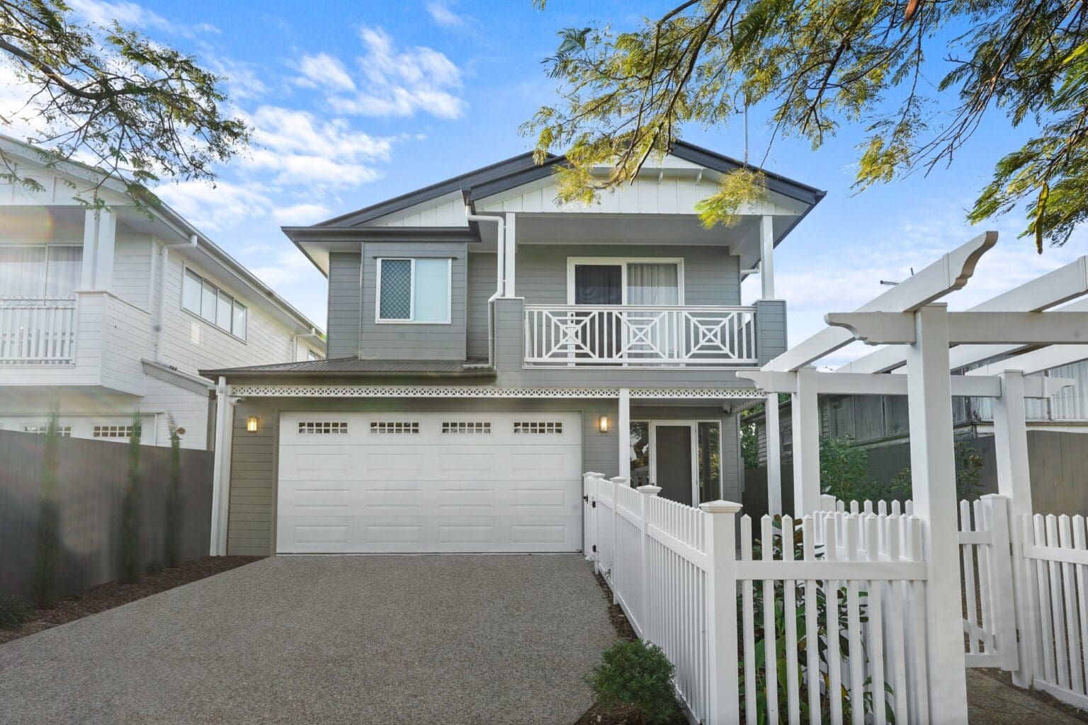 Customisable Sectional Garage Doors - Gliderol